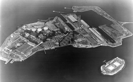 THE TAKE-OVER OF THE NAVAL DOCKYARD AT HAULBOWLINE, 1923 – History Ireland